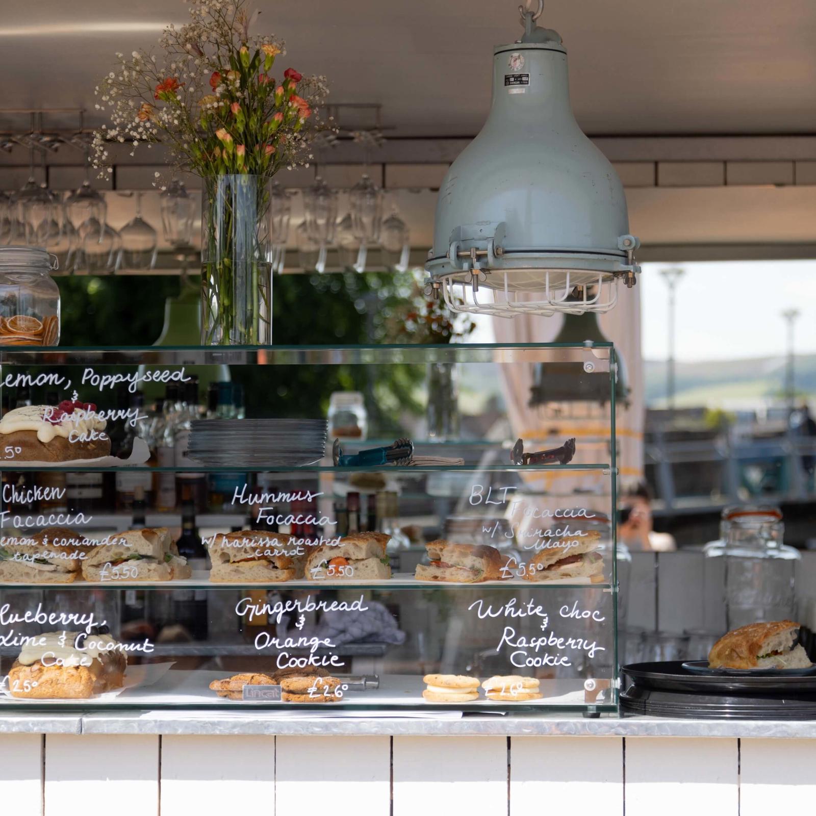 Monkey Island Café Bar - Restaurant in Balloch| Sweeney Cruise Co